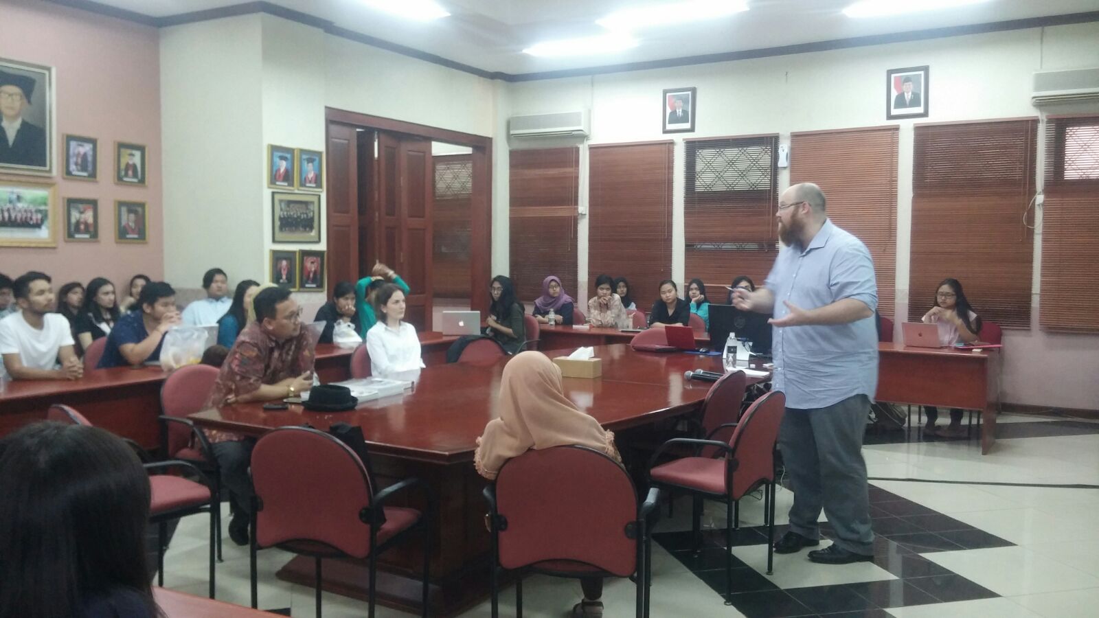 FHUI Terima Kunjungan dari Wakil Rektor Universitas Canberra - Fakultas ...