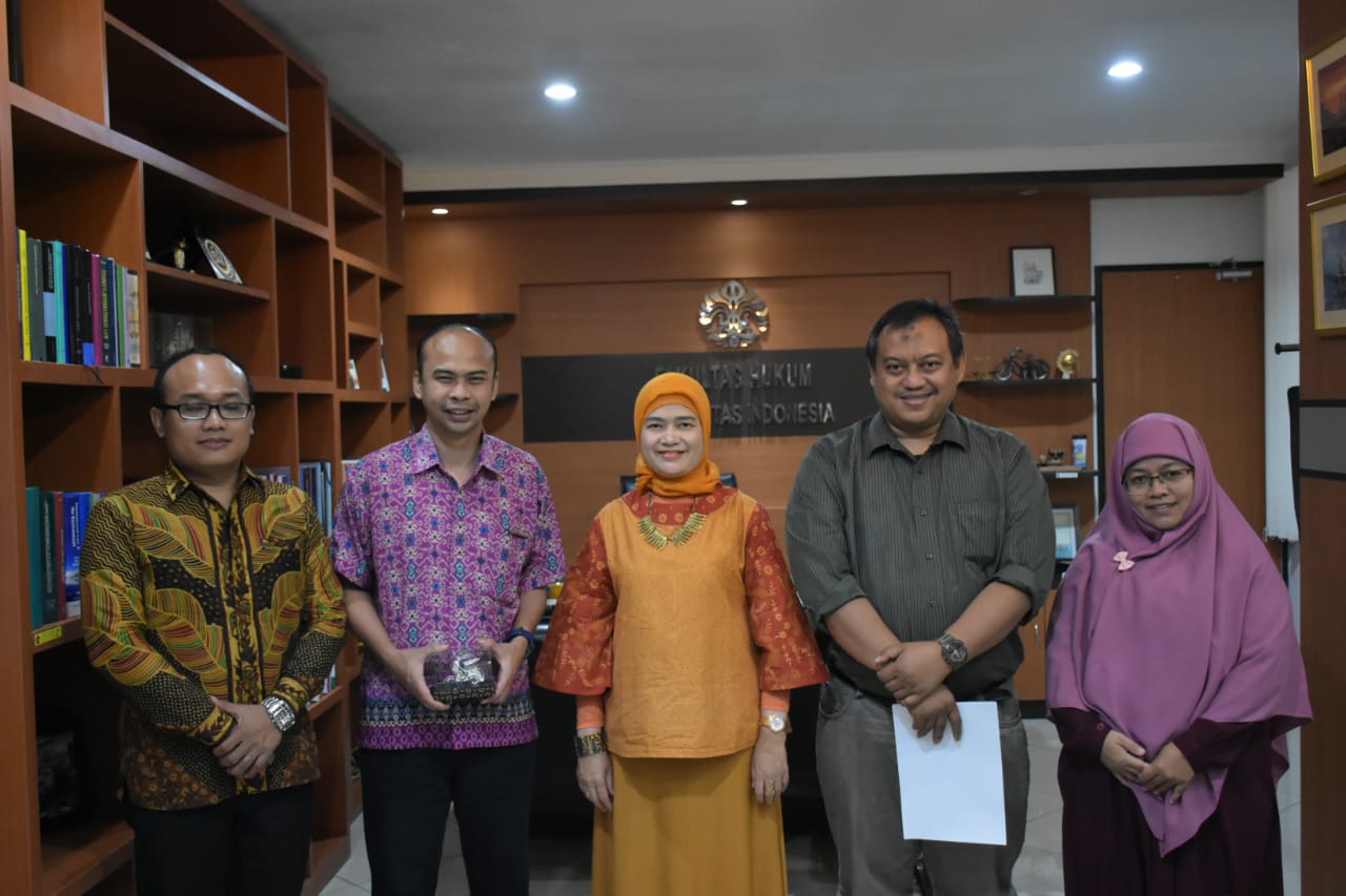 Studi Banding Fakultas Hukum Universitas Mulawarman Samarinda - Fakultas Hukum Universitas Indonesia