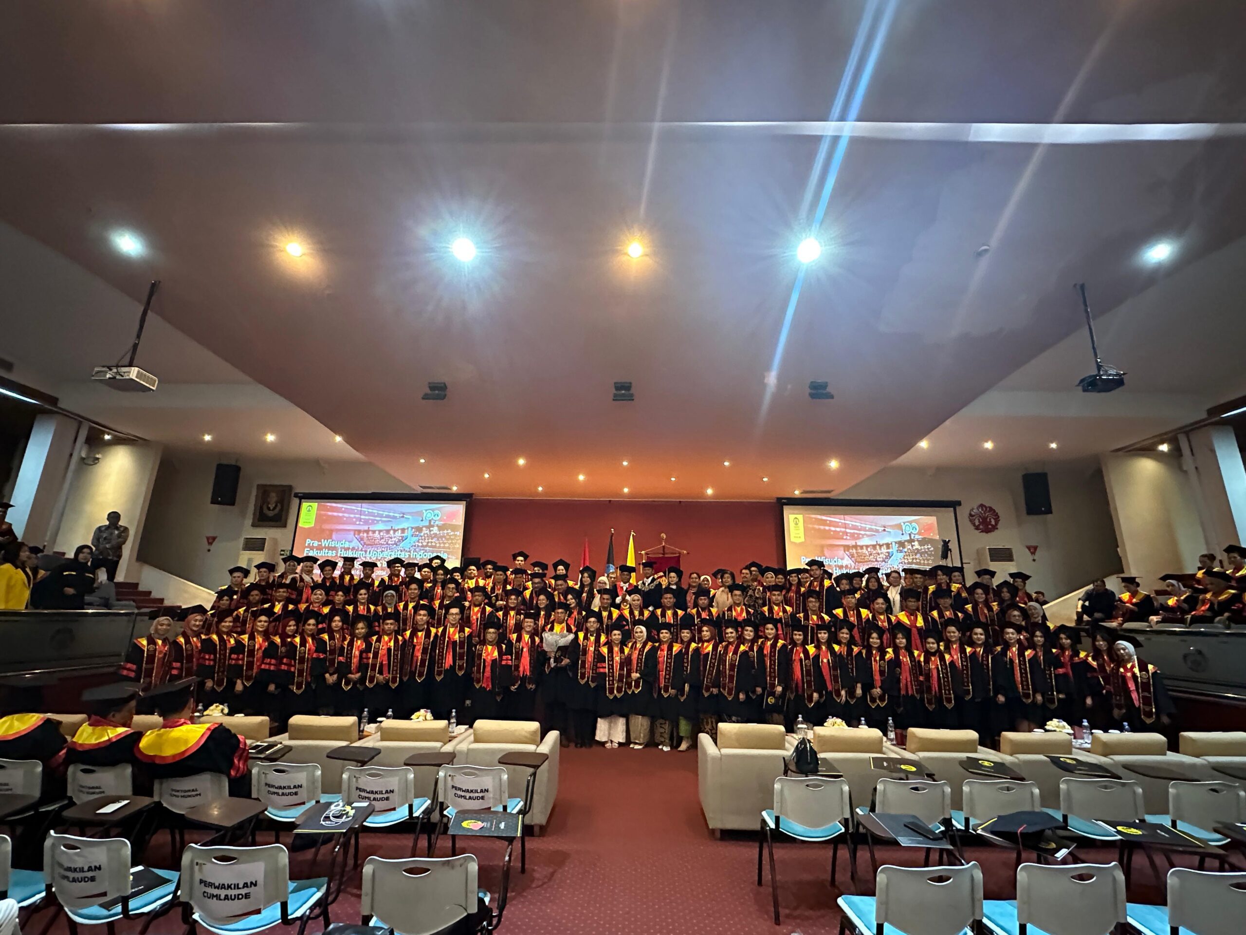 FH UI Luluskan 645 Wisudawan/Wisudawati - Fakultas Hukum Universitas ...