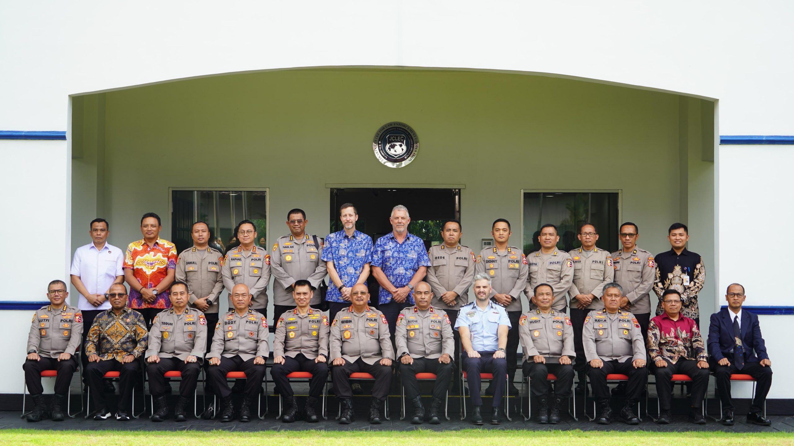 Dekan FHUI Turut Hadir Dalam Kunjungan Ke Jakarta Center for Law ...