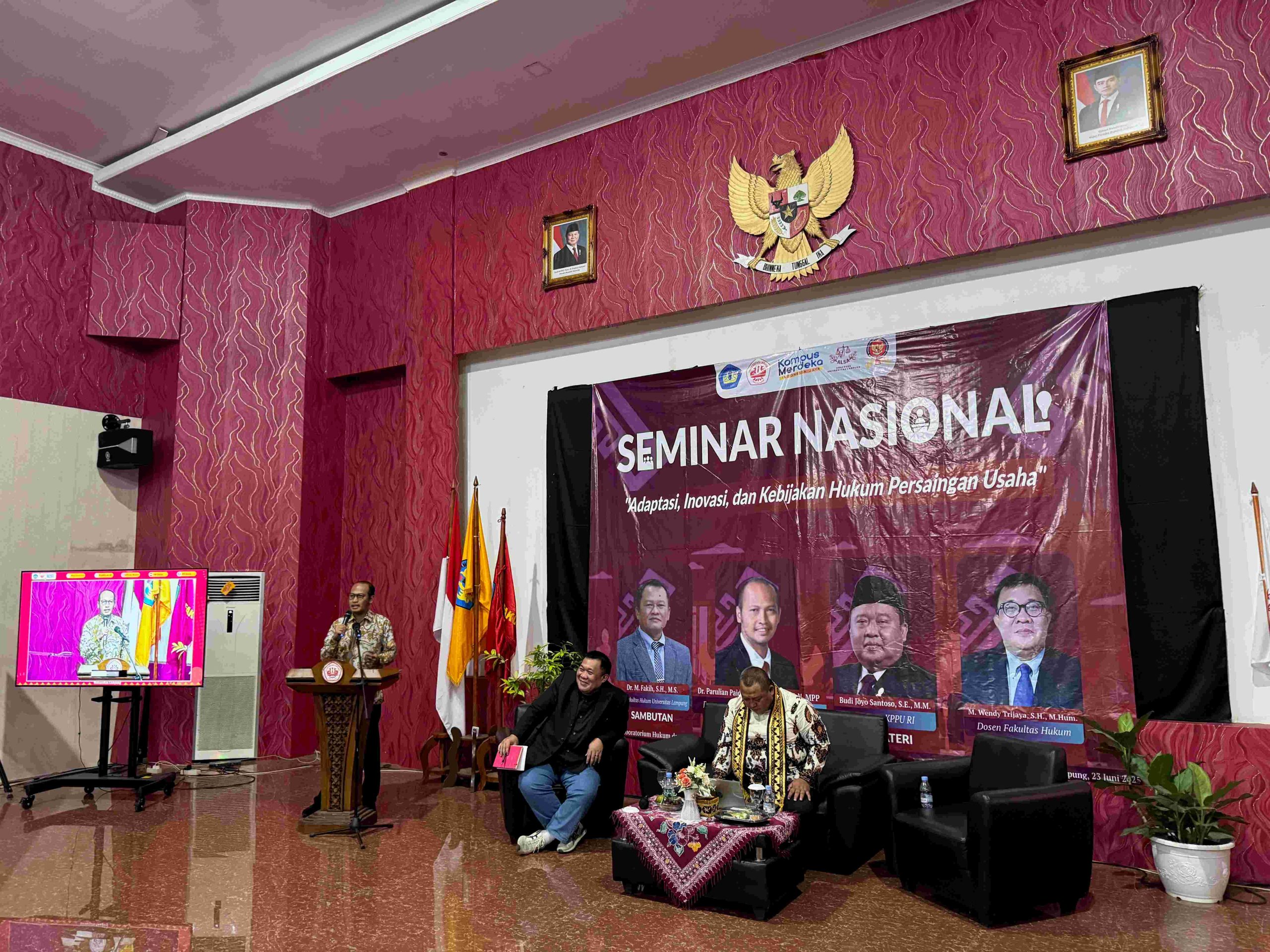 Hadir sebagai Keynote Speaker di FH Unila, Dekan FHUI Bahas Harmonisasi ...