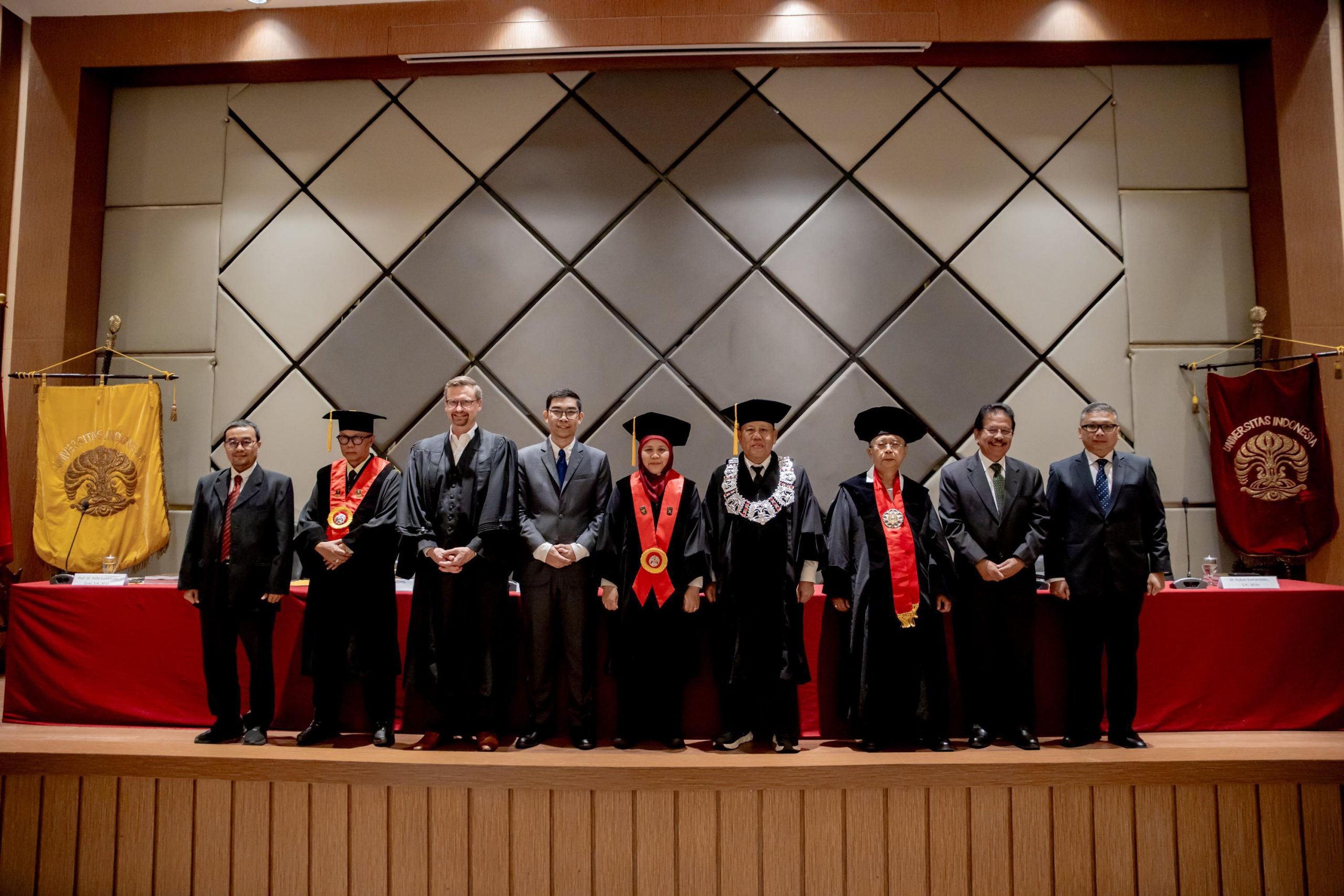 Promosi Doktor Nathaniel O.L. Mangunsong: Multiple Voting Shares: An Assessment of Founder ...