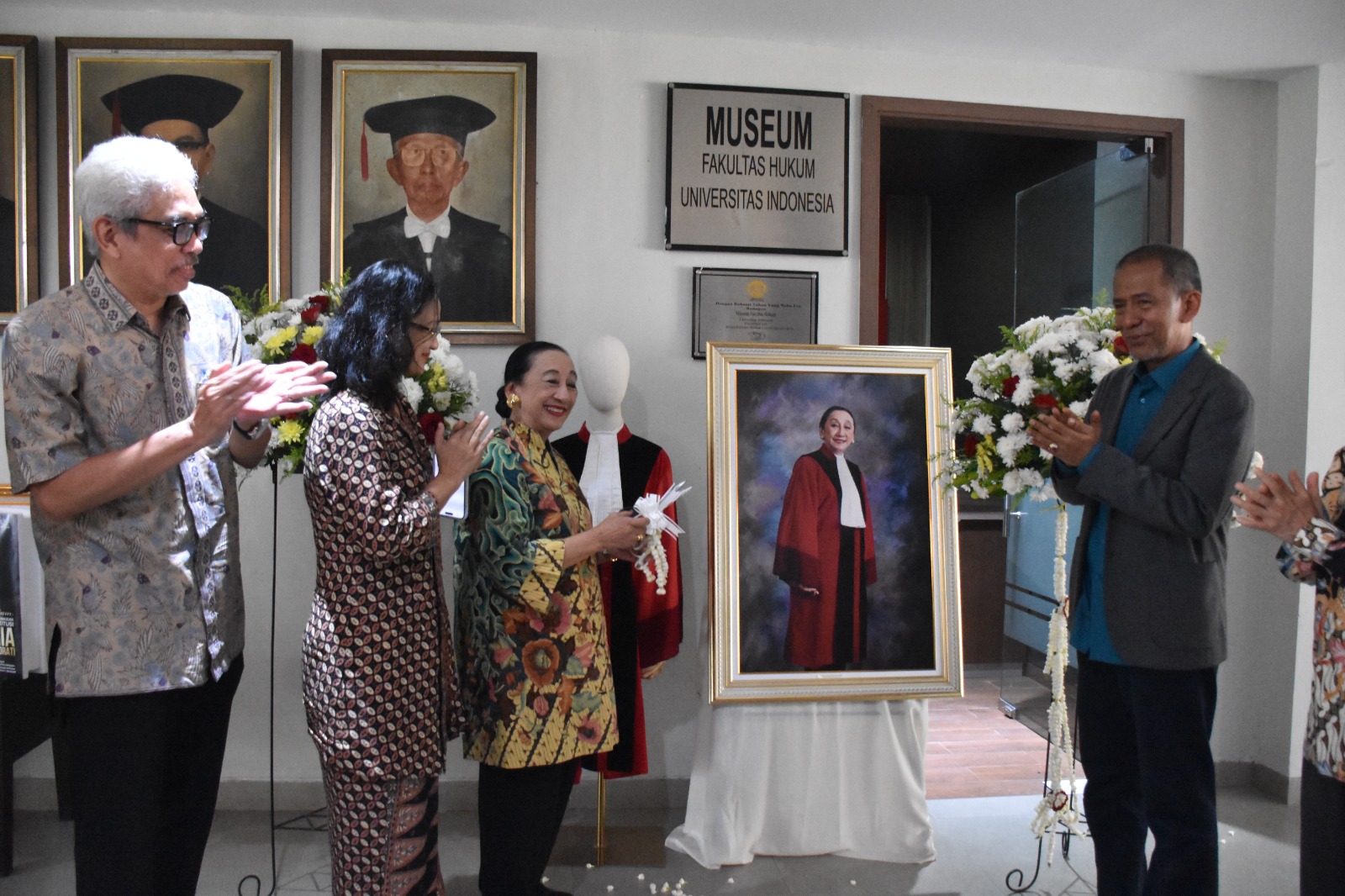 Peletakan Toga Hakim Konstitusi Prof. Maria Farida Indrati Di Museum ...